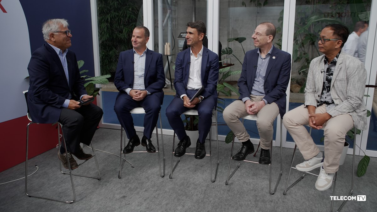 Autonomous core network for a higher level network stability, Network ...