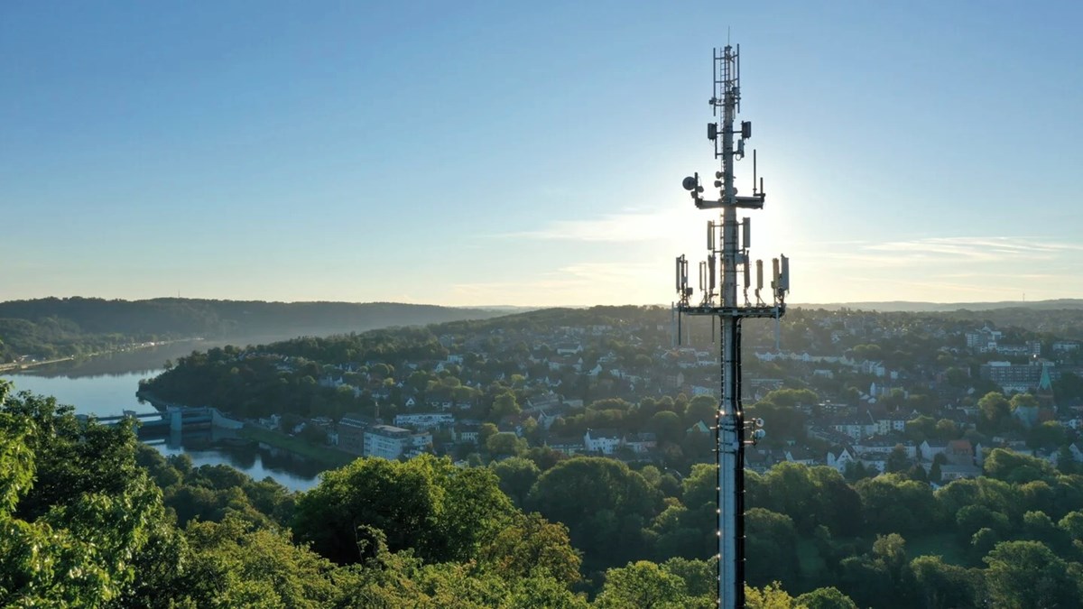 Telefónica commits to more aggressive green goals, The Green Network ...