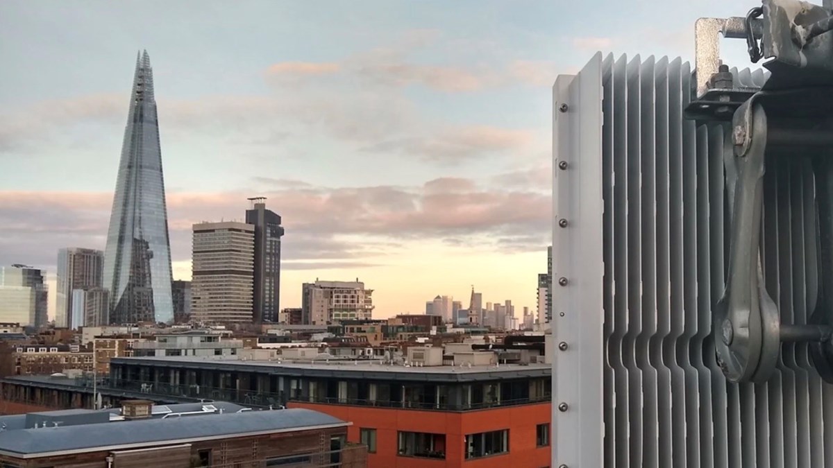 Vodafone UK switches to fresher AIR for its 5G rollout, The Green ...