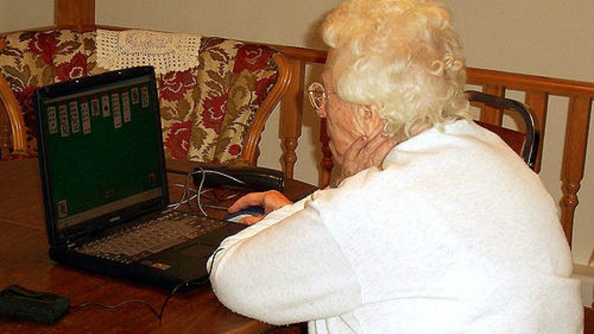 Baby Boomers are taking to social media like the digital natives they ...