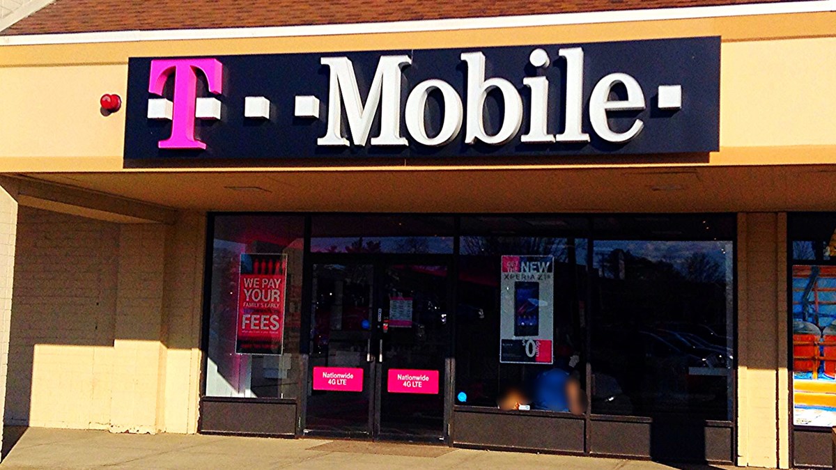 T-Mobile gives away cell tablets at WiFi prices and crosses fingers, Wi ...